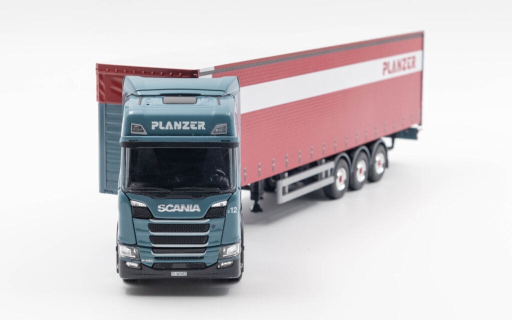 Sattelschlepper Scania R420, Massstab 1:50, Plane rot - Planzer